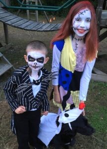 30 Cutest Disney Sibling Costumes for Halloween.