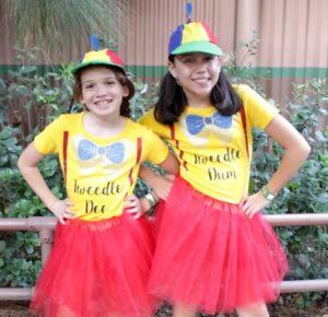 30 Cutest Disney Sibling Costumes for Halloween.
